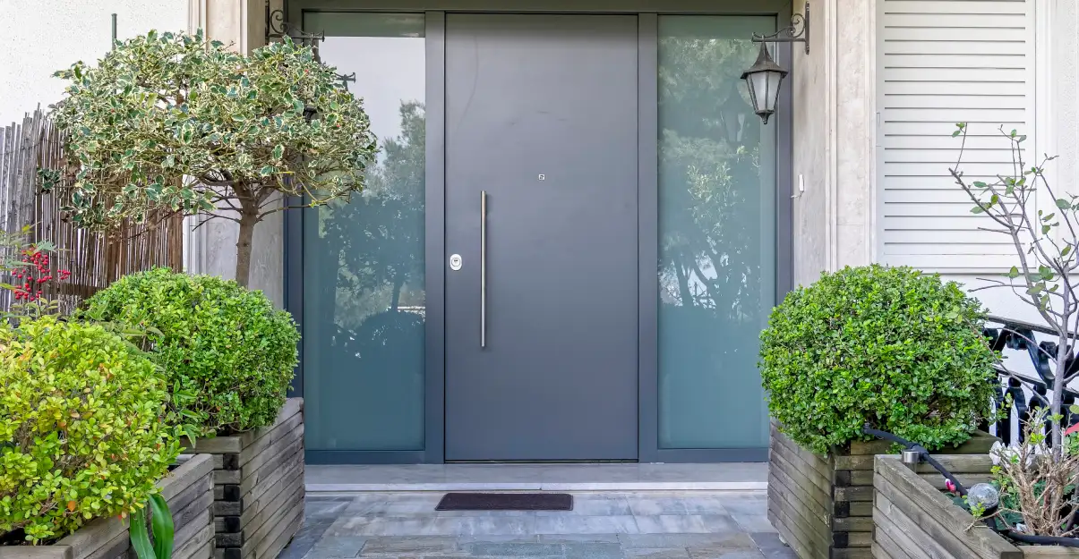 Comment choisir le meilleur matériau pour sa porte d’entrée